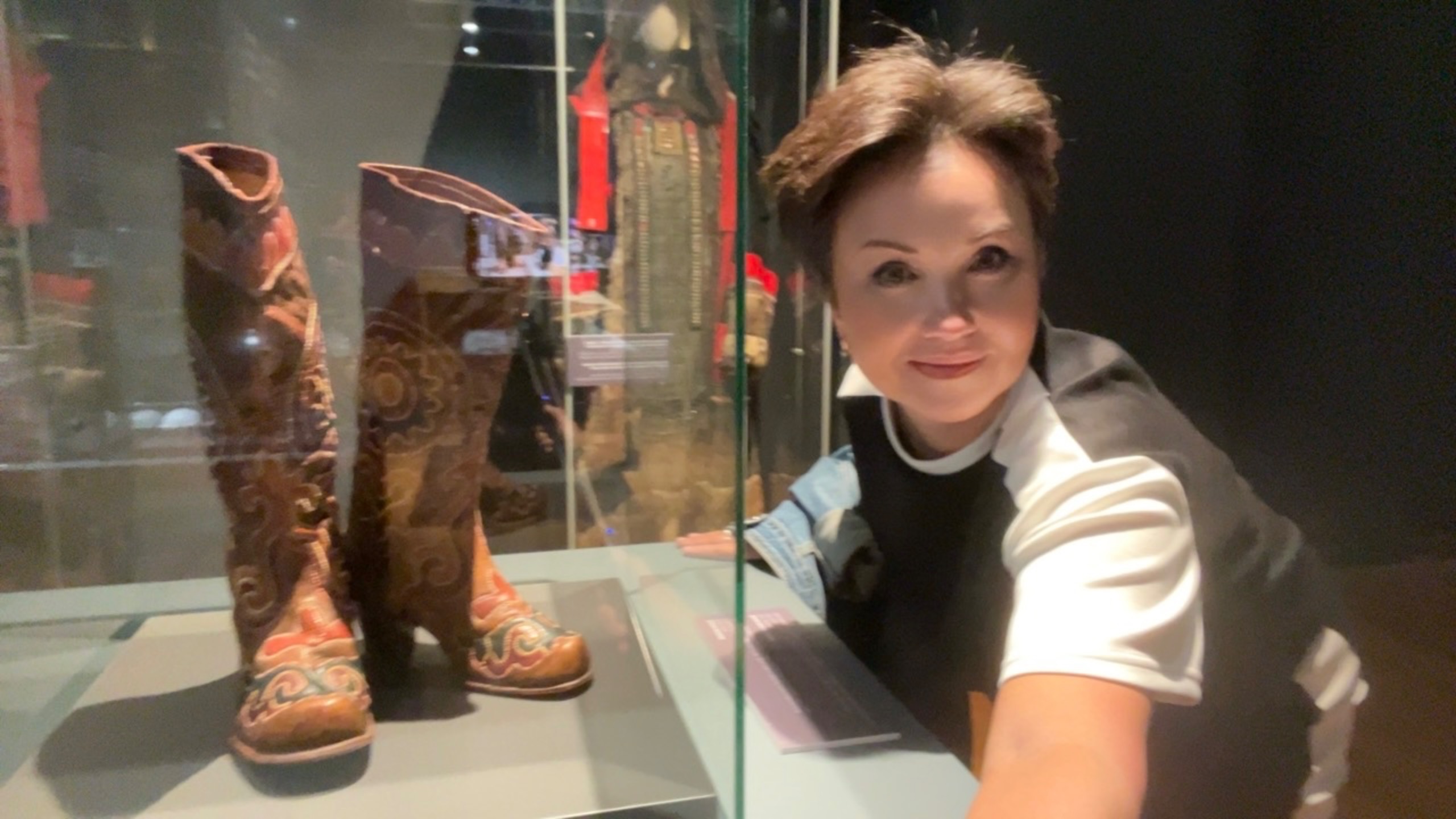 Как появились узоры на татарских костюмах и украшениях? Необычная выставка, атмосфера у стен Кремля