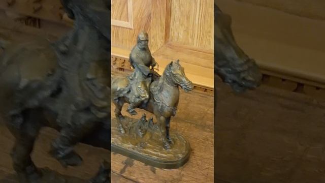 Гербовый зал Императорского путевого дворца.