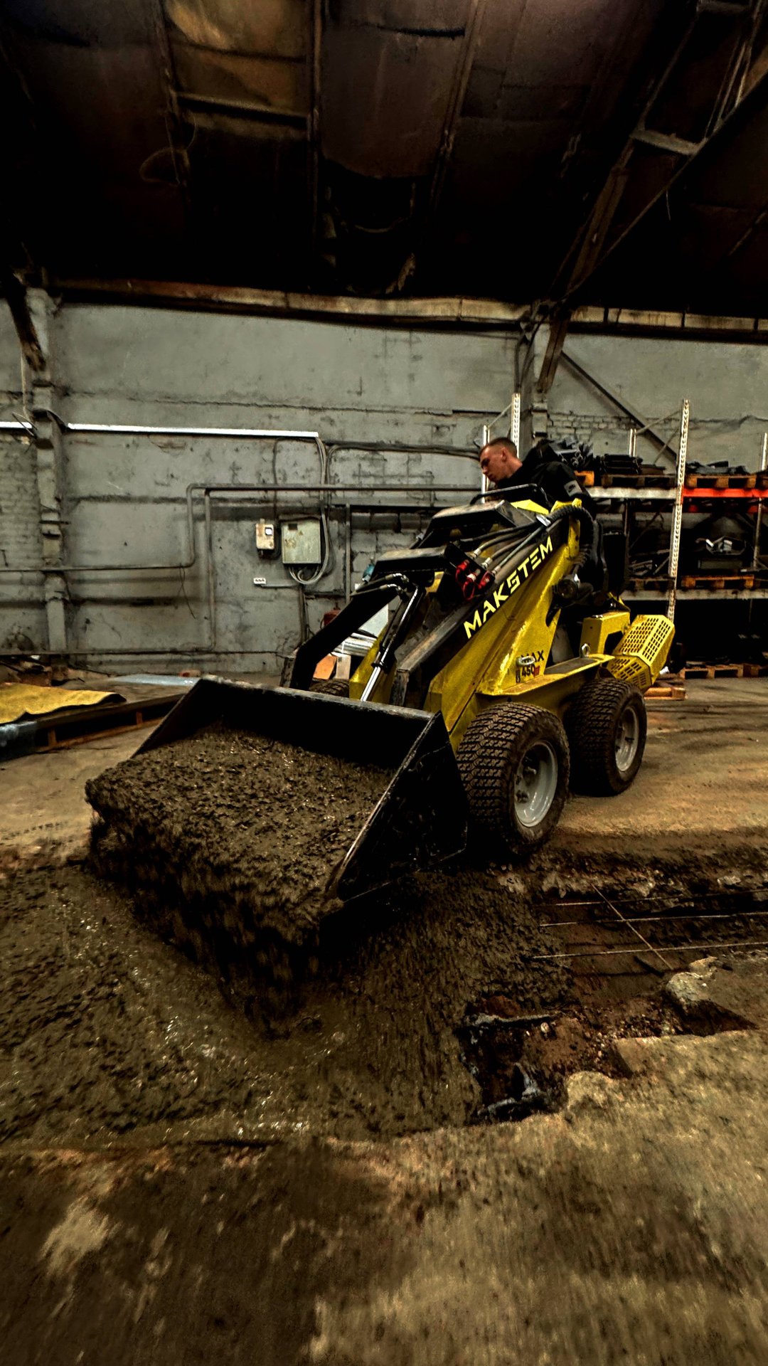 СТРОЙКА ПЕРЕВОЗКА БЕТОНА, ПОГРУЗЧИК МАКСТЕМ ЗАЛИВАЕМ БЕТОН ❯ ЗАЛИВАЕМ ПОЛ ❯ MAKSTEM ❯ СТРОИТЕЛЬСТВО