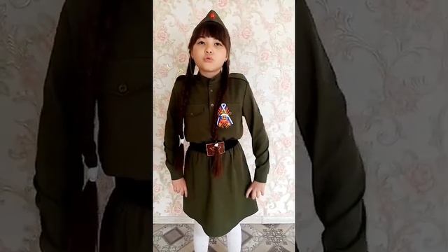 Абитова Айсылу читает стихи Анны Гайдамак" Герои бессмертны..."