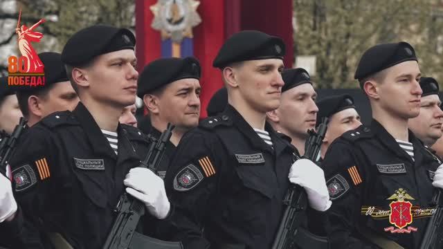 Сотрудники полиции Петербурга приняли участие в  параде на Дворцовой площади в честь 80-летия Победы