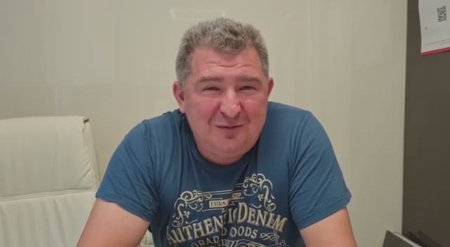 Пациент обратился в клинику с жалобами на отсутствие зубов и их подвижность.