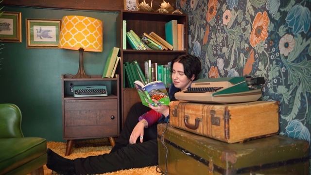 12405678-hd_1920_1080_30fps