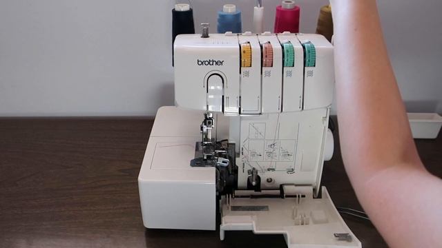 Как я научилась заправлять нити в оверлок за 5 минут — даже если ты новичок