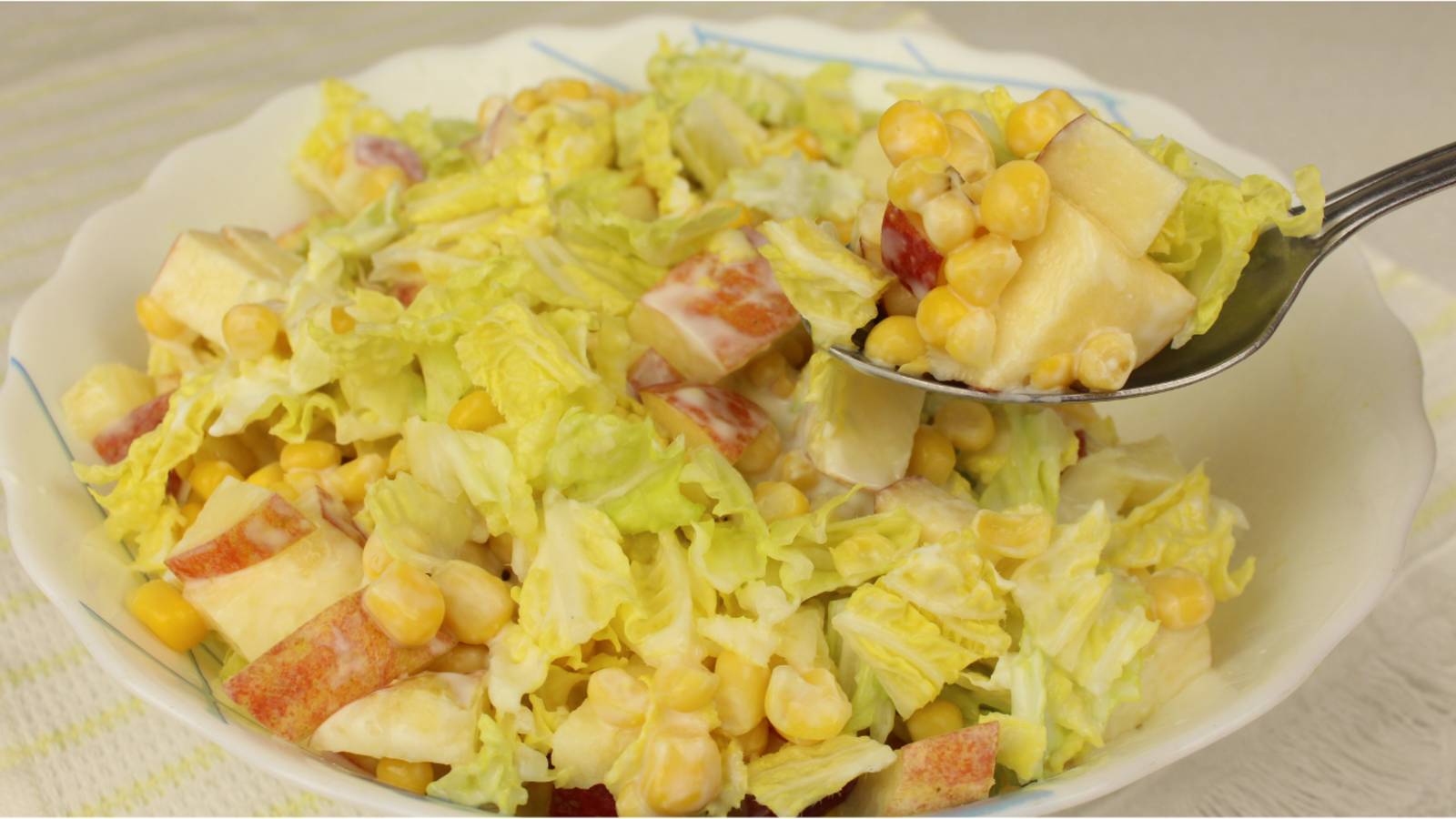 Салат из трех ингредиентов! Рецепт простого салата на скорую руку.