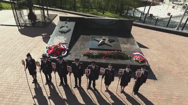 Полицейские Наро-Фоминска поздравляют ветеранов ВОВ