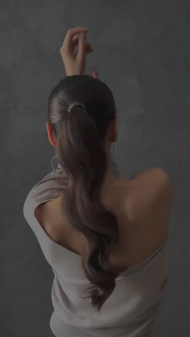 Самая стильная и простая прическа для девушки на выпускной #прическа #укладка #волосы #хвост