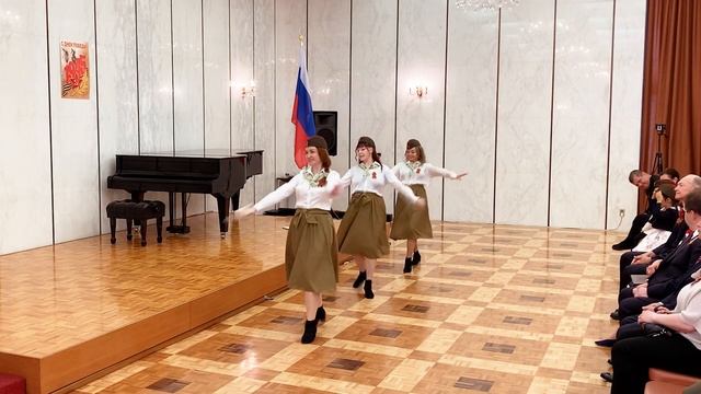 Танец "Тальяночка". Группа "ФЕНИКС".