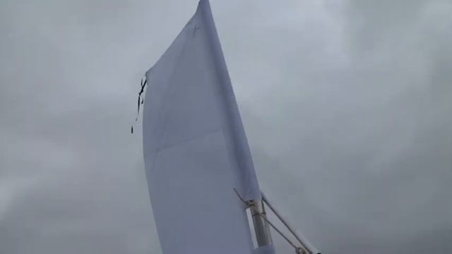 Парус подвесной Катайнена на надувной лодке, или как сделать из резинки парусник.