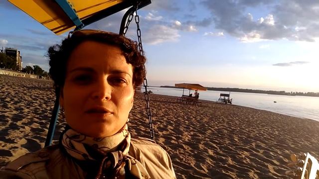 Набережная. Берег Волги. Июльский вечер. Мелодия на гитаре одной рукой.