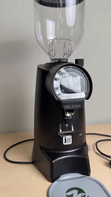 Кофемолка EUREKA Helios 65 матовый черный выставочный образец