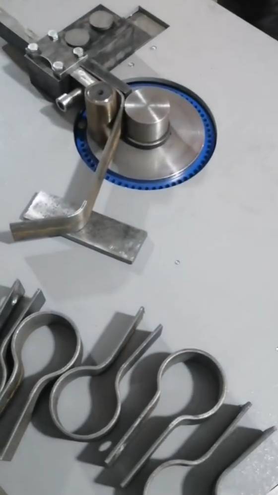 Изготовление хомутов на гибочном станке ПИЛИГРИМ А16М