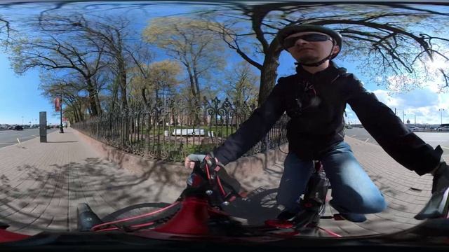 Видео 360 градусов. 13 мая 2025. Санкт-Петербург. Поездка на электровелосипеде.