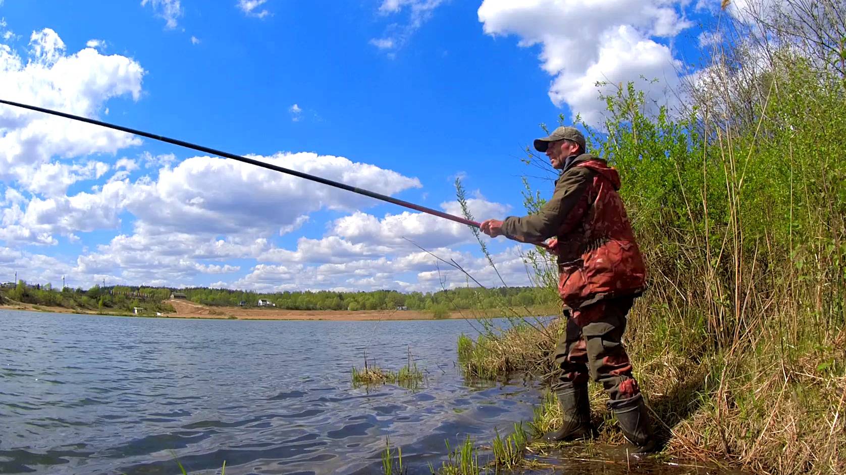 НАЛОВИЛ ПЛОТВЫ ЗА ДВА ЧАСА. НАШЁЛ ПОТЕРЯШКУ. Рыбалка на карьере.