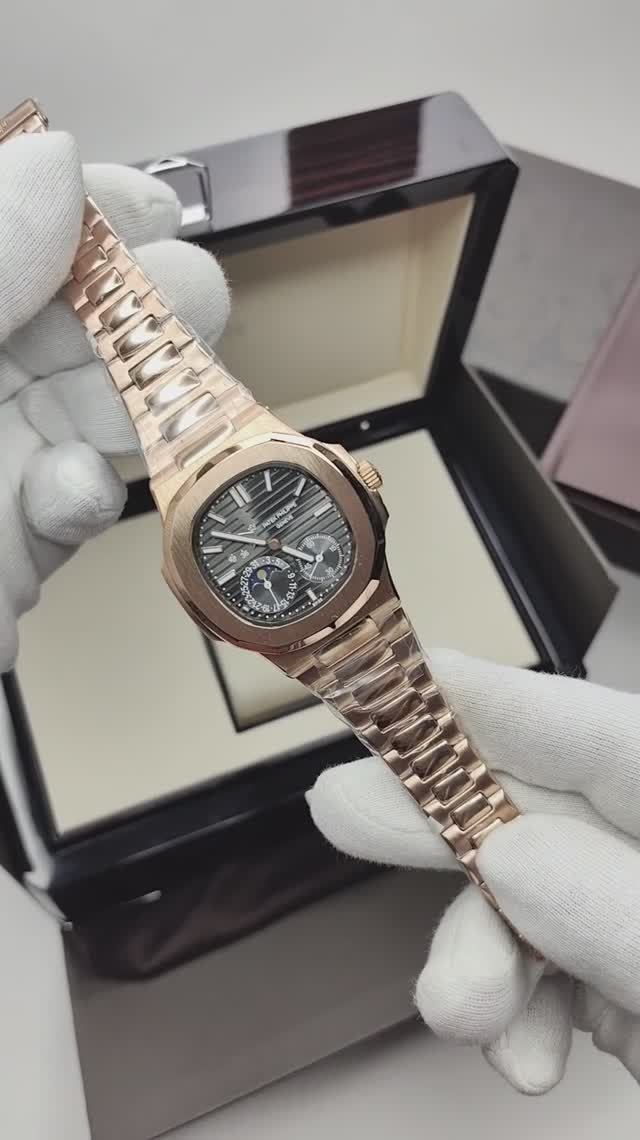 Часы Patek Philippe Nautilus