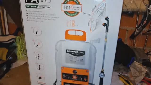 Опрыскиватель аккумуляторный FA 16 Li DAEWOO 16 л. Распаковываем, смотрим комплектацию.