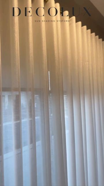 Классические шторы на электрокарнизе DECOLUX.pro
