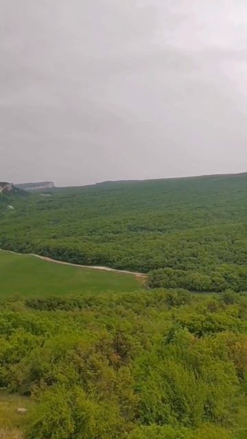 С вершины пещерного города Крыма