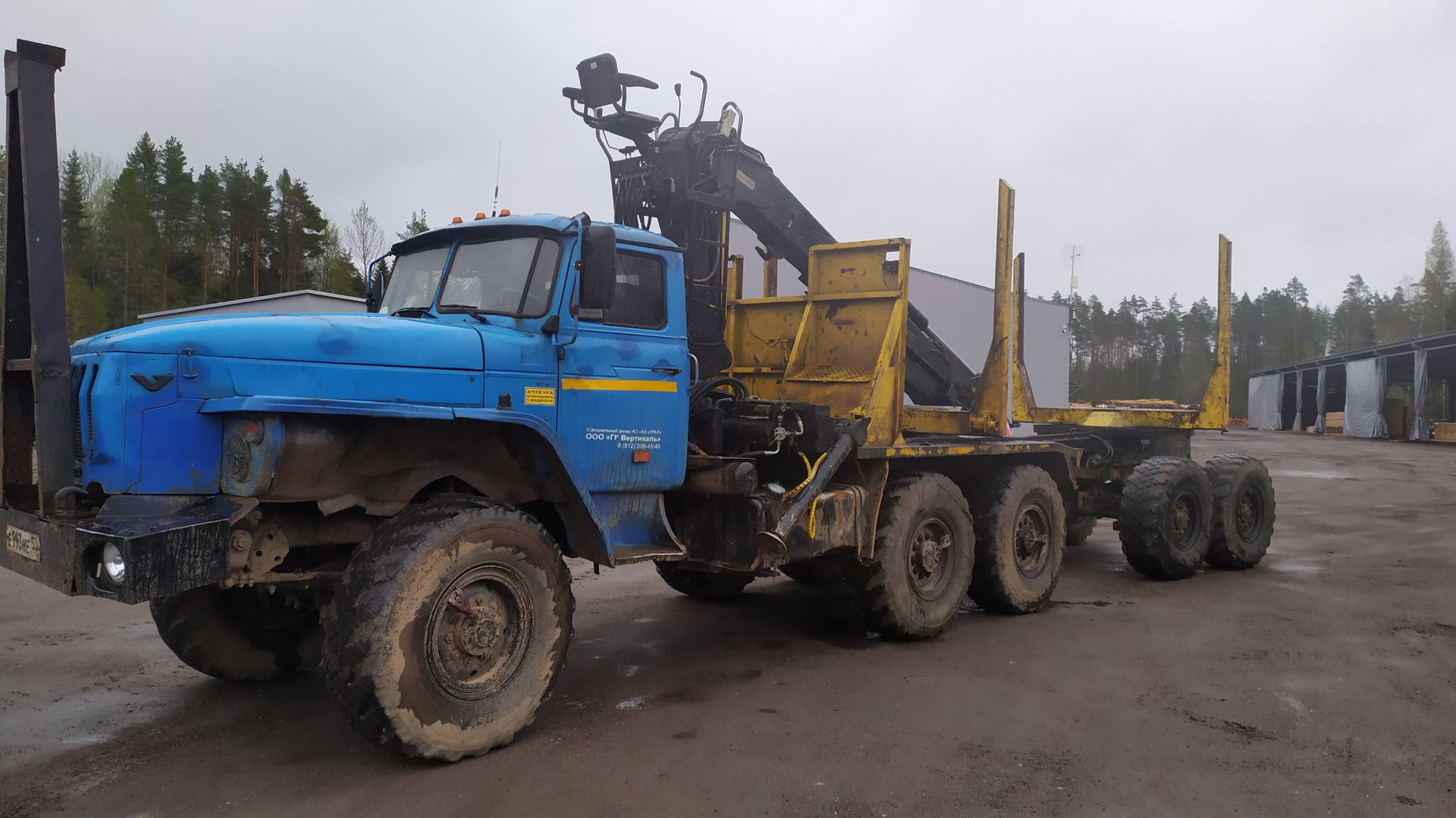 Лесовоз УРАЛ-6377R7 с КМУ и роспуском