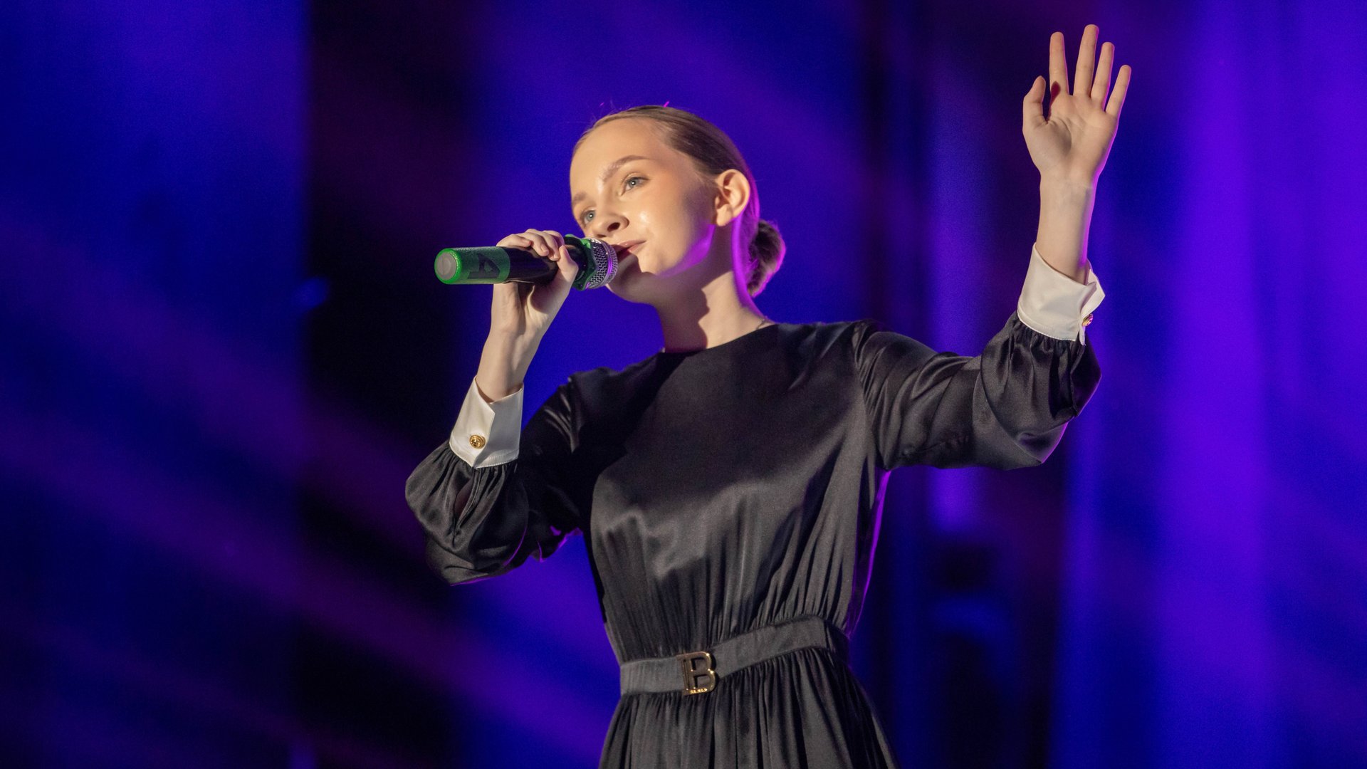 Виктория СТАРИКОВА - Нежность  (А. Пахмутова , С. Гребенников и Н. Добронравов)