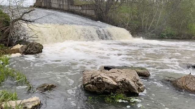 Relax. Лесной водопад