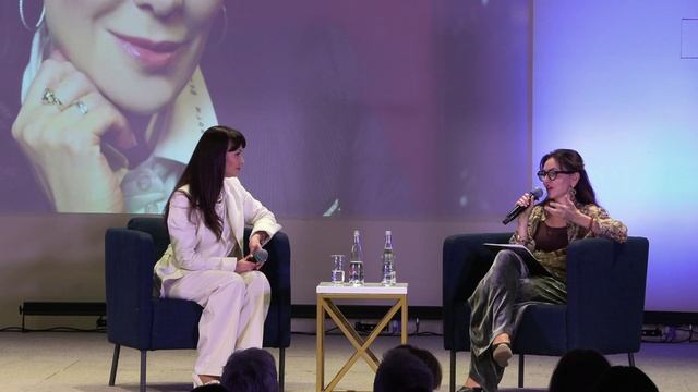 Квартирник во дворце. Нонна Гришаева.