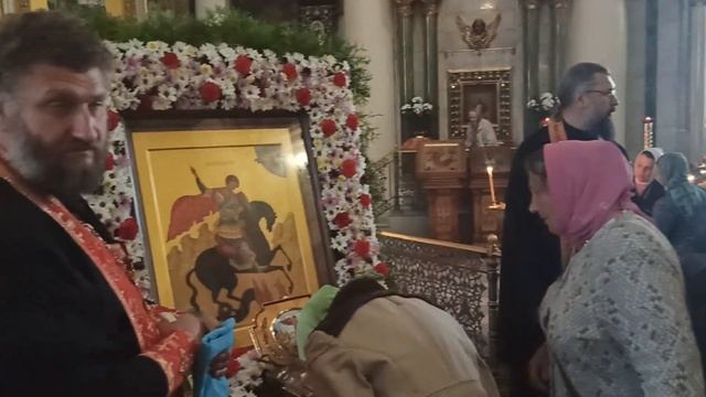 Молебен с акафистом у мощей великомученика Георгия Победоносца