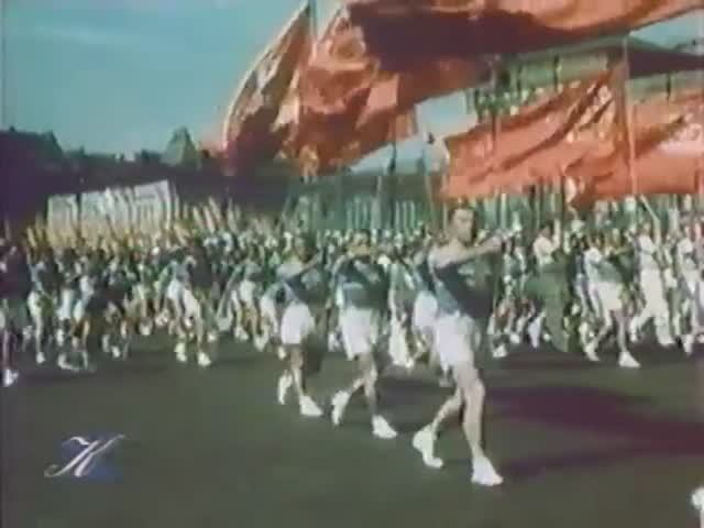 24 июля 1938 года. Всесоюзный парад физкультурников. Цветущая молодость.