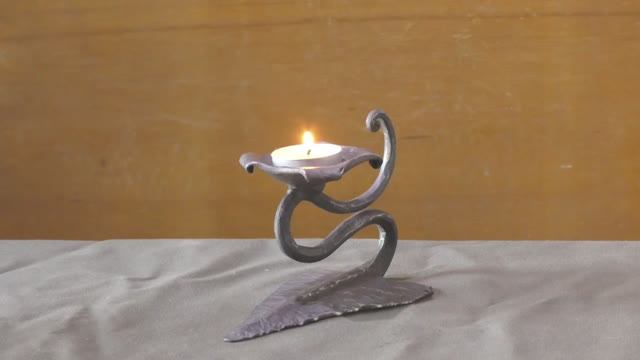 Подсвечник из уголка