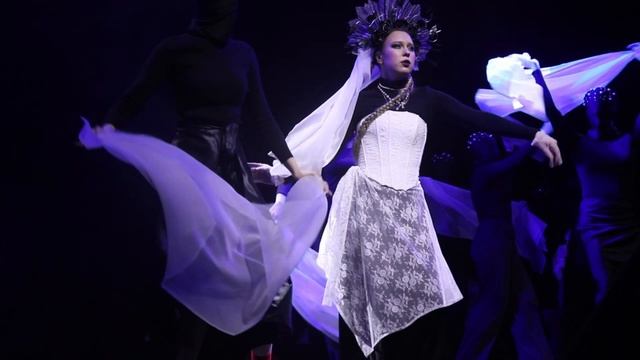 Выступление на студенческой весне. Номер: "Мать севера"