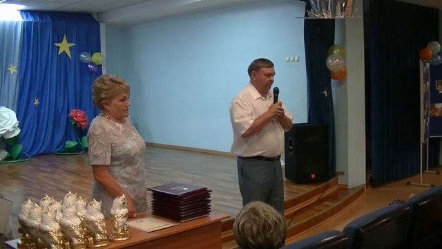 "Торжественное вручение аттестатов 11 "Б" класс  ЧОУ СОШ "Кристалл"