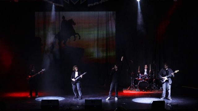 Выступление на студенческой весне. Номер: "Непокоренный"