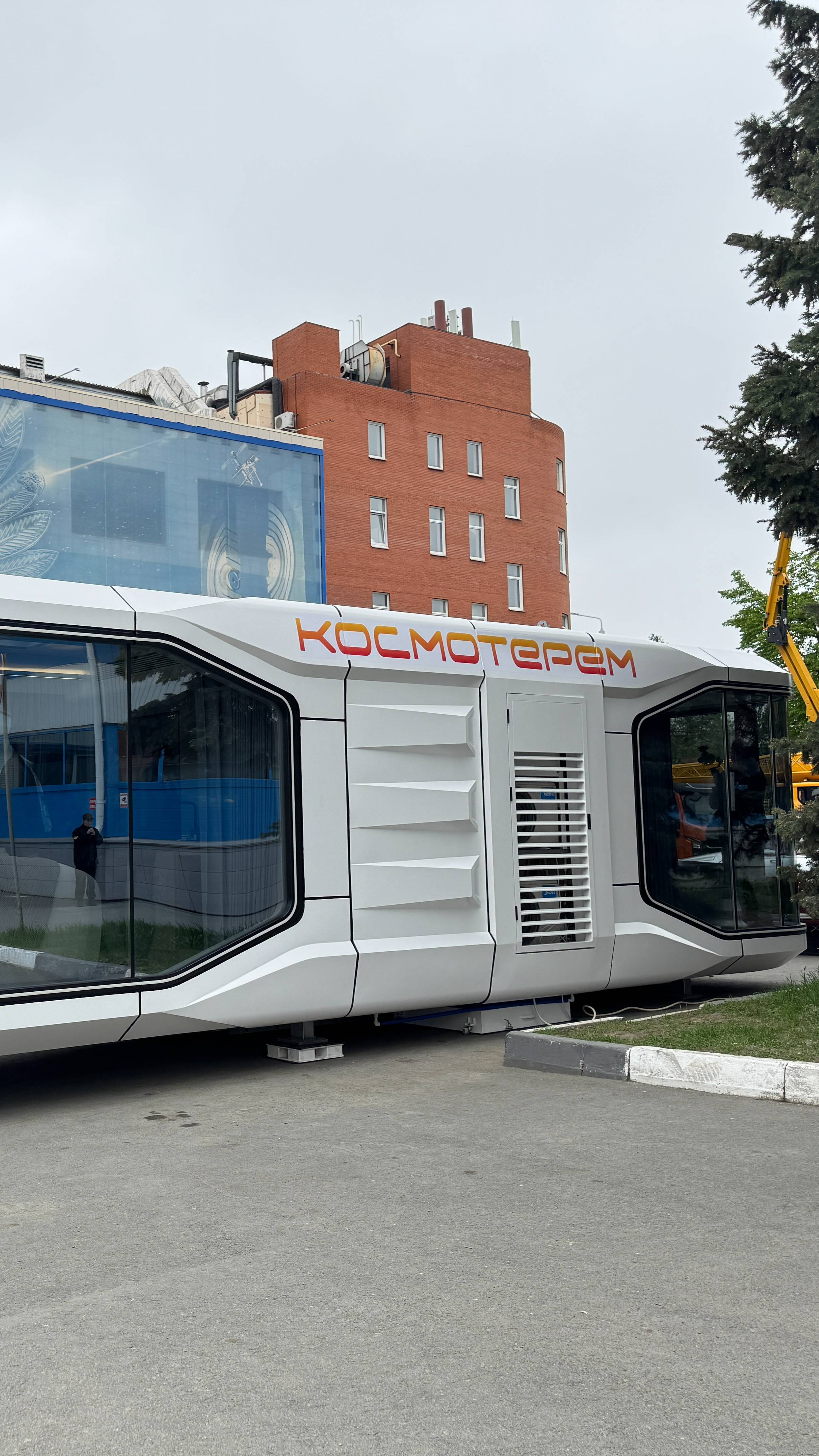 Видеообзор интерьера  капсульного дома КосмоТерем для всесезонного проживания