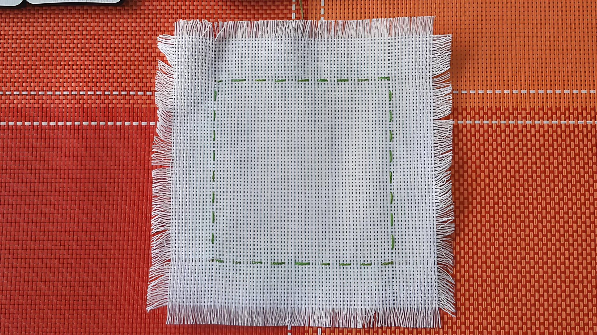 🚀Прямая строчка и перевивы. Для чего они нужны? Украшаем салфетку строчкой прямого стежка. 1 урок