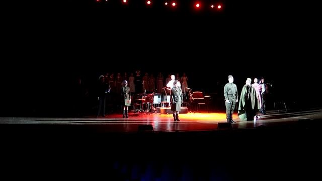 «Вставай, страна огромная»