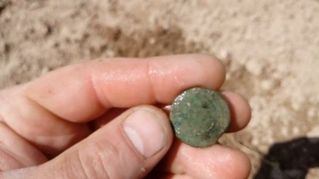 Нашёл серебряное украшение - 13 серия