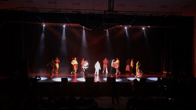 Выступление на студенческой весне. Номер: "Она оставалась ждать"