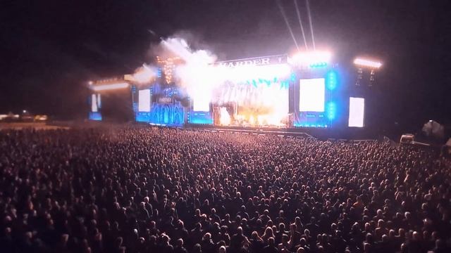 FEUERSCHWANZ - Untot im Drachenboot (Official Live Video) - Napalm Records