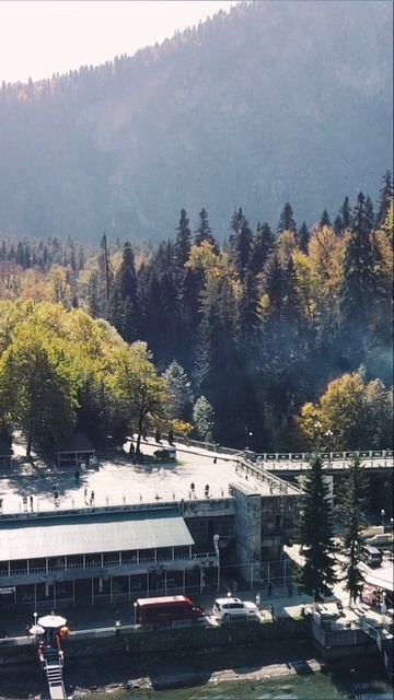 Зеркало Рицы: Отражение Абхазской Красоты