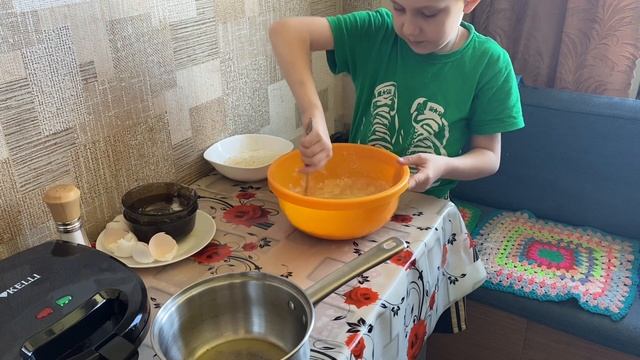 Готовим вкусные вафли на завтрак