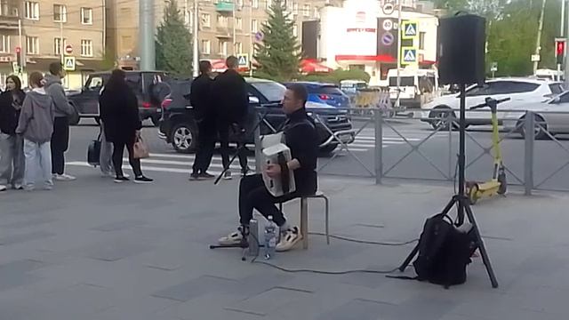 Я свободен на баяне талантливо исполняет: музыкант Игорь Александрович/ Новосибирск 15.05.2025👍🎉