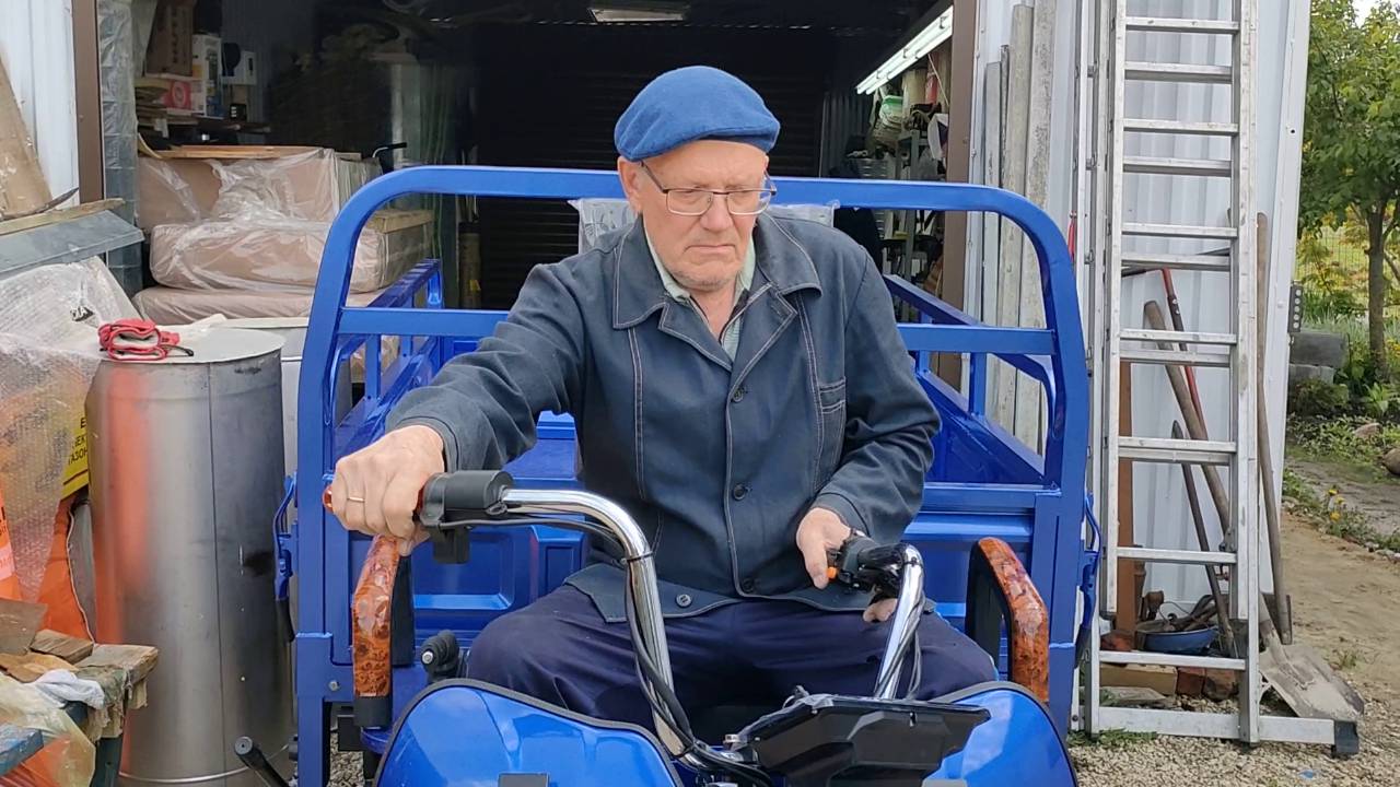 Приехал подарок. Арабис молодец, а туи погибли. Жизнь в мордовской деревне. Май 2025