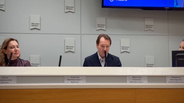 О том, как появилась идея фестиваля искусств «Небо» рассказал Евгений Миронов, народный артист РФ