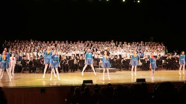 «Детство - это я и ты»