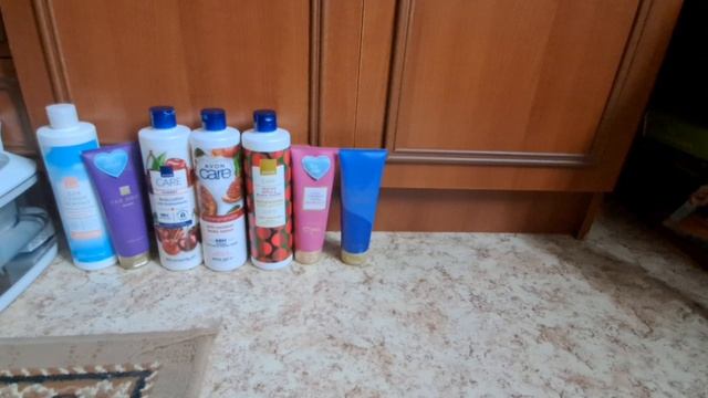 ЗАПАСЫ КОСМЕТИКИ 2025 / Серия 2 / Скрабы, лосьоны и спреи для тела