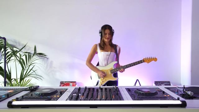 GARSI - London, United Kingdom Live DJ Mix &  Guitar