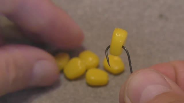 КАК НАСАДИТЬ КУКУРУЗУ НА КРЮЧОК. КАРАСЬ, КАРП, ЛЕЩ, САЗАН ВСЕ ЛЕТО