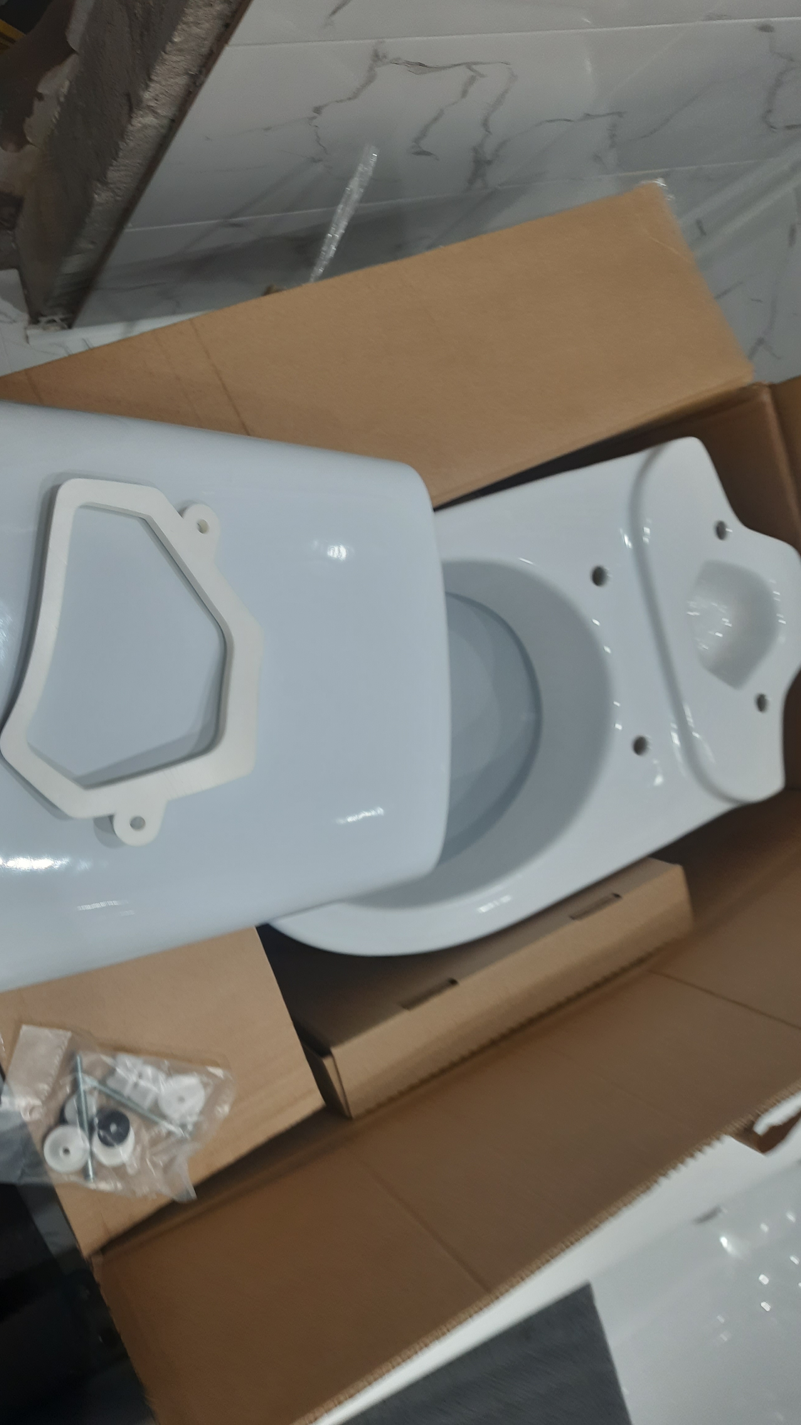 Установка сливного бачка на унитаз