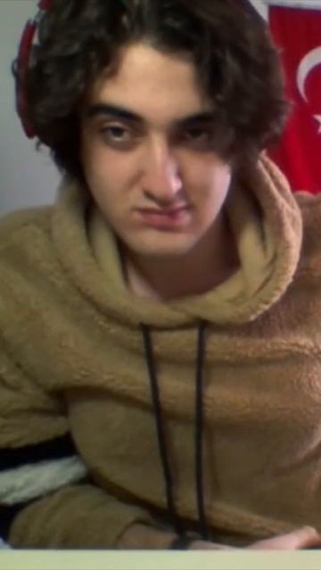 Нестандартная игра на гитаре в чат рулетке #shorts