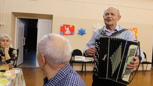 песня "Кувшин" поет Возяков Виктор